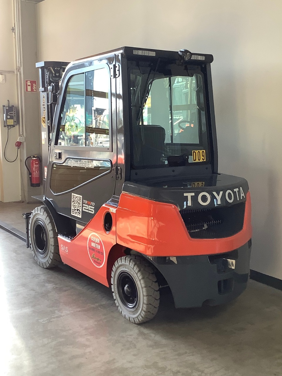 Toyota Diesel-Gabelstapler 8FDF25 günstig flexibel mieten – Ziegler ...